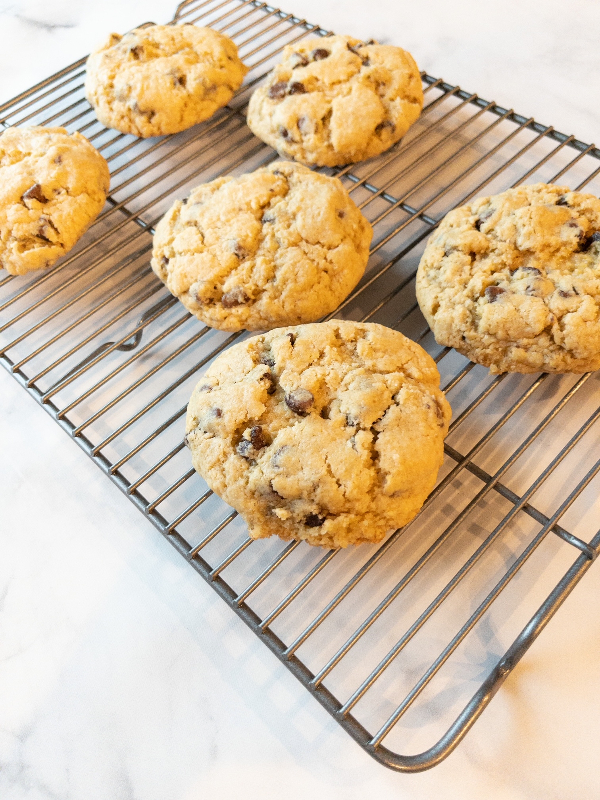 New York style yummy chocolate chip cookies - Cooking Canary